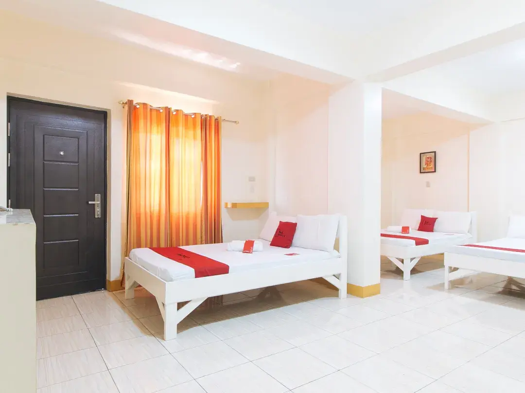 Reddoorz @ Golden Skye Hotel Guagua - Guagua