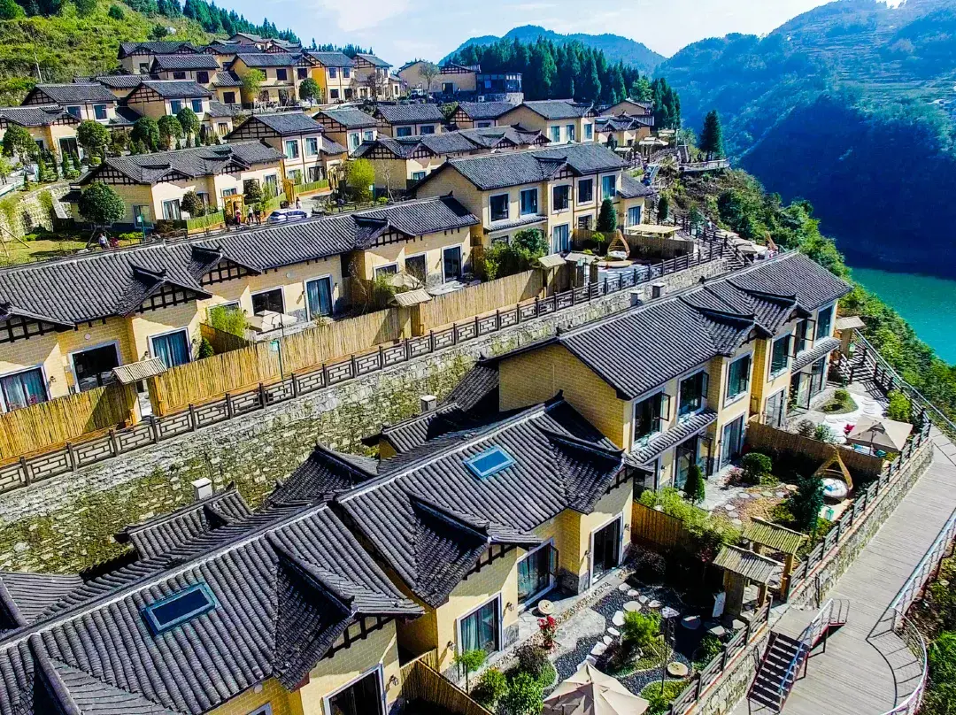 Residents Of Phoenix Bamboo Mountain Township - Tongren