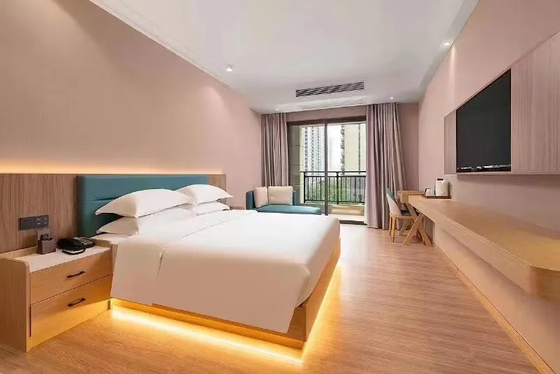 Four Seasons Hotel (Gongming Square Metro Station Daqili Branch ...