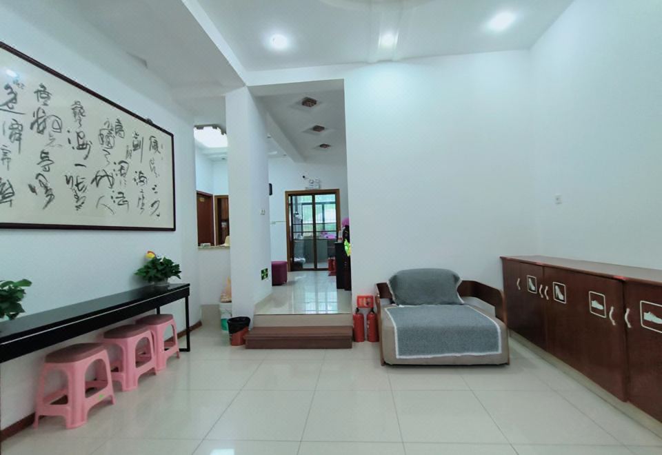 lao-shang-hai-qing-nian-lv-she, Shanghai (Prices & Reviews 2024) | Trip.com