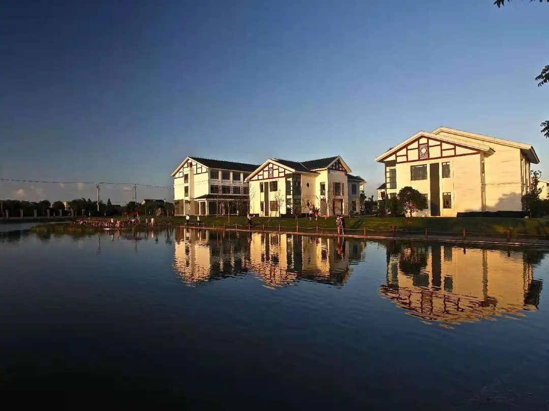 Mingzhu Lake Swan Garden Resort - Shanghai