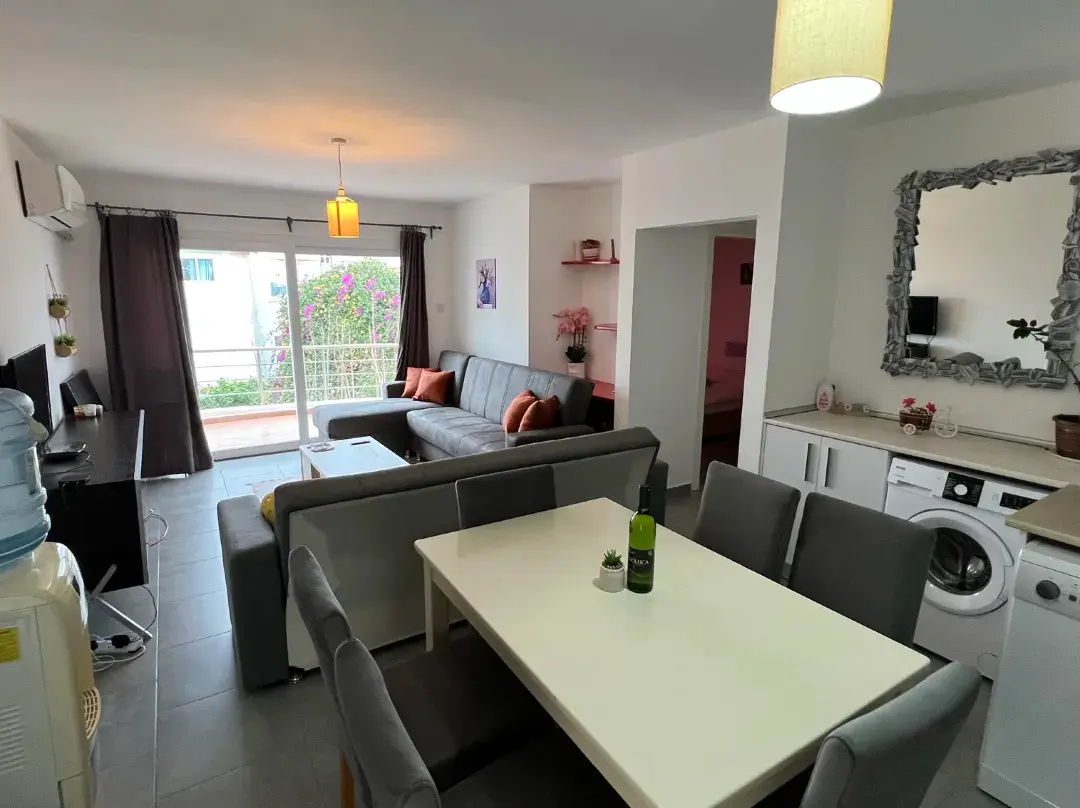 Downtown Location/ Netflix Included/ Spacious Apt - Chipre