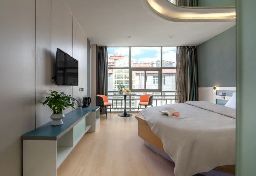 Lijin Theme Hotel (Shangri-La Passenger Station)(丽锦主题酒店（香格里拉独克宗古城店 ...