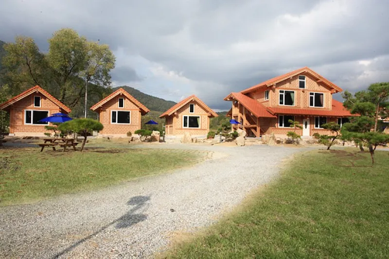 Danyangbukbyeoge Heungnaeeum Pension - Andong-si