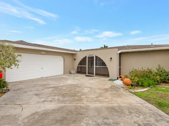 Electric Heated Pool And Spa With Gulf Access - Beautiful Florida Haven - Fort Myers, FL