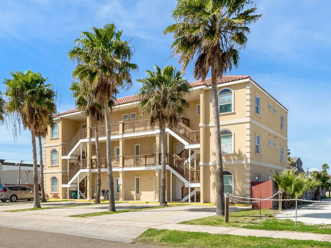 Spacious Terrace And Community Pool - Gorgeous Coastal Haven - Port Isabel, TX