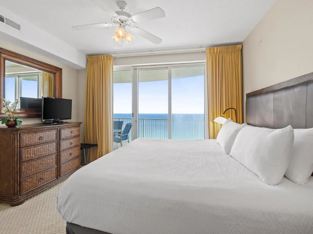 Emerald Isle 1901 - Laguna Beach, FL