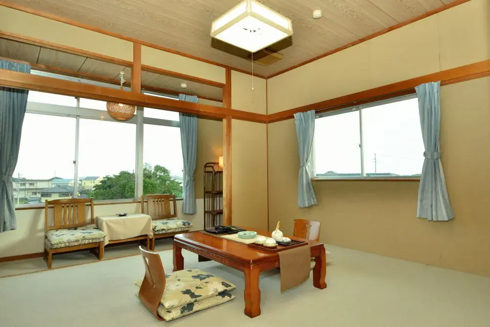Kutsurogi-no-chisana-shuku Onami - Shima