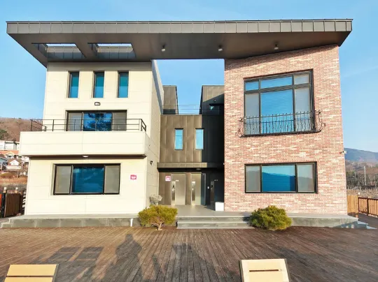 Gyeongju Art Hill Pension - Gyeongju-si