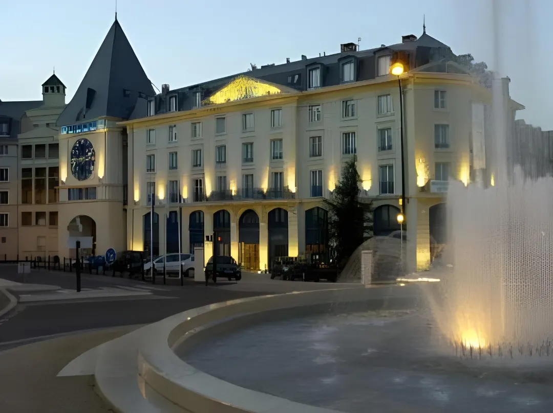 Le Grand Hôtel Du Plessis-robinson - Fontenay-aux-Roses