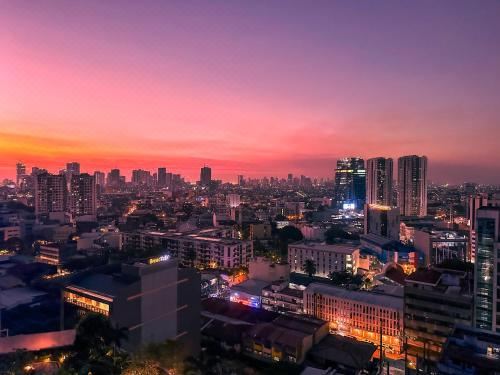 SMDC AIR residences city lights view at 51st floor,Makati - Updated ...