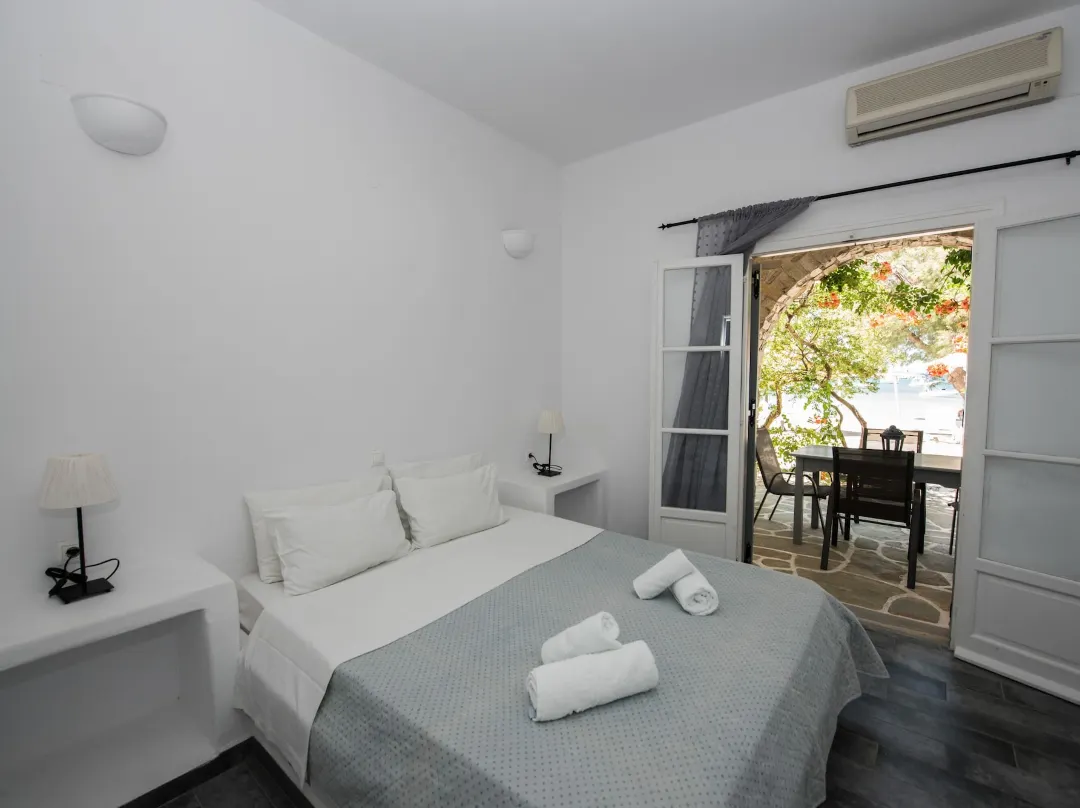 Ostria Studios & Apartments - Paros
