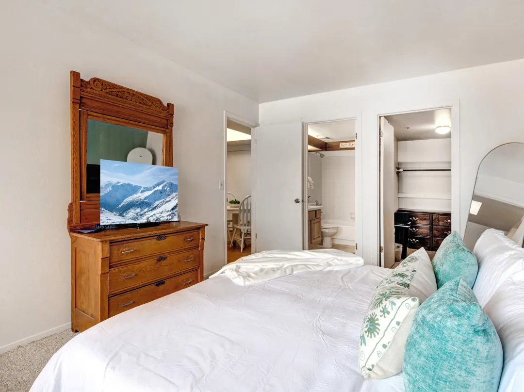 Cozy Mountain Retreat With Hot Tub And Scenic Views - Inviting Getaway - Park City, UT