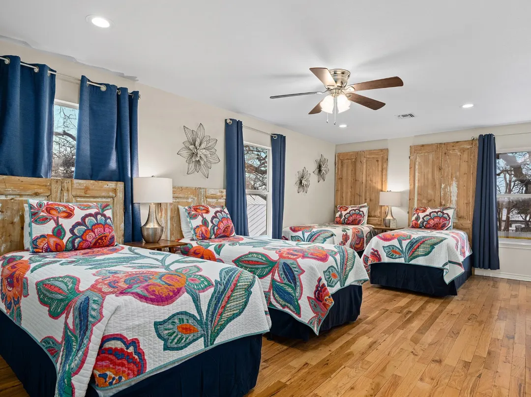 Charming Historic Home With Hot Tub And Grassy Yard - Spacious Retreat - Fredericksburg, TX