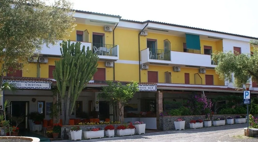 Hotel Cristina Con Piscina - Diamante