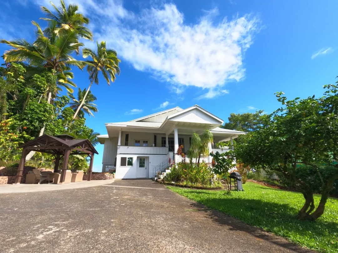 Hilo Bay Oceanfront Bed And Breakfast - Hilo, HI