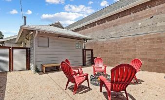 Vibrant Cowgirl Hideaway - Rodeo Themed, Fire Pit & 1/2 mile walk to ...