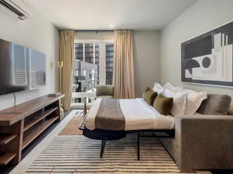 Designer 1br | Gym, Parking - Greenwich, CT