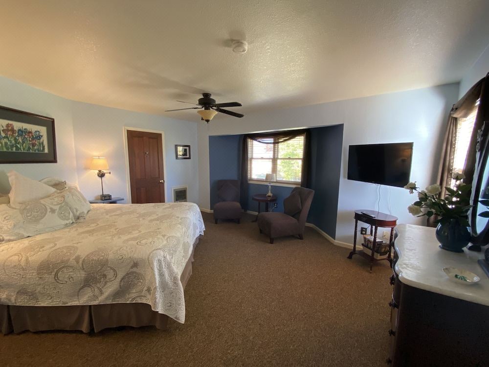 The Bidwell House - Chester, CA