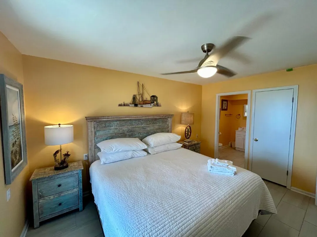 Charming Gulf Front Retreat - Wifi Available, Ground Level - Apalachicola, FL