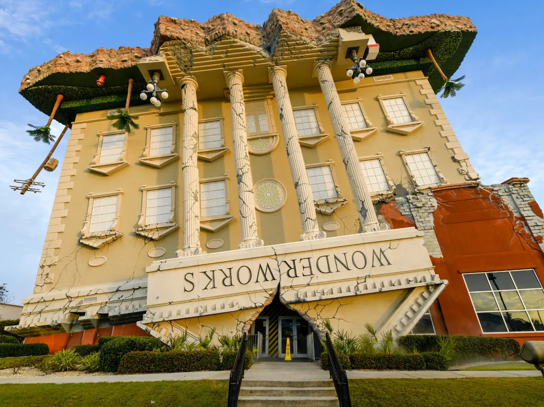 Gulf Front Living And Enclosed Sunroom - Spacious Coastal Retreat - Rosemary Beach, FL