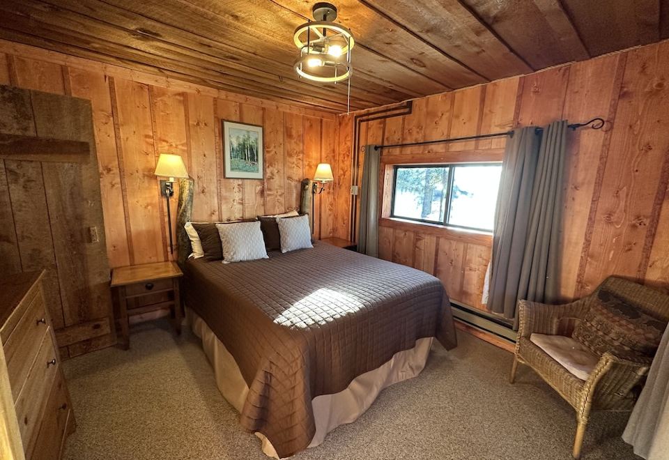 Historic Log Cabin in Greer, AZ. Located near Molly Butler's & Sunrise ...