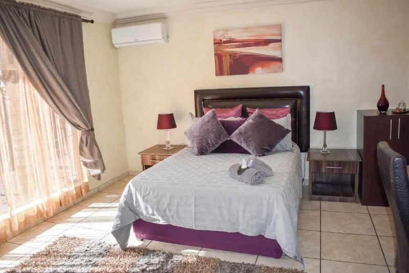 The Blue Sparrow Guest House - Middelburg