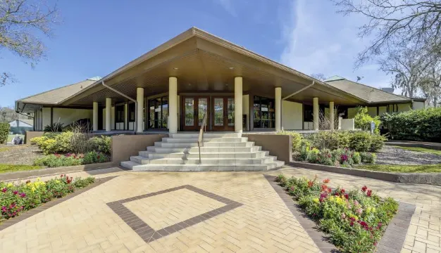 Gorgeous Lagoon Views And Spacious Deck - Charming Coastal Retreat - Hilton Head Island, SC