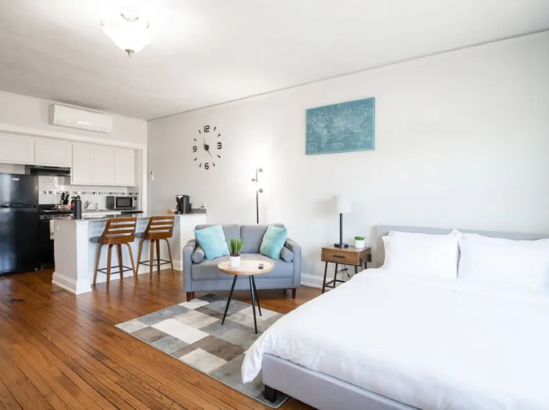 Stunning City Views And Modern Amenities - Stylish Haven - Peoria