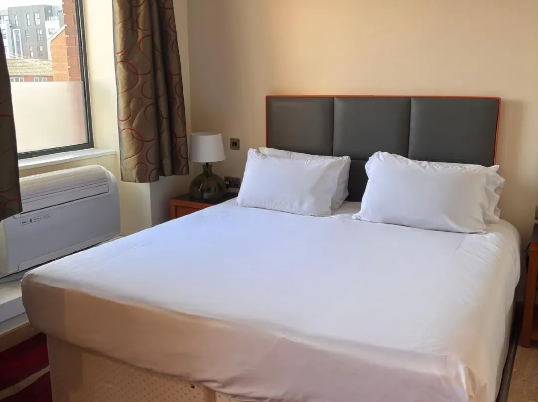 Icon Hotel - Luton