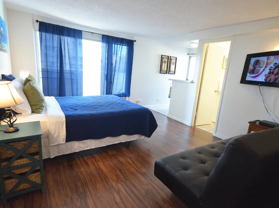 Kitchenette And Two Lanais - Charming Tropical Escape - O‘ahu, HI