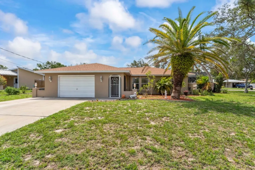 Private Backyard And Screened Lanai - Inviting Tranquil Retreat - Venice, FL