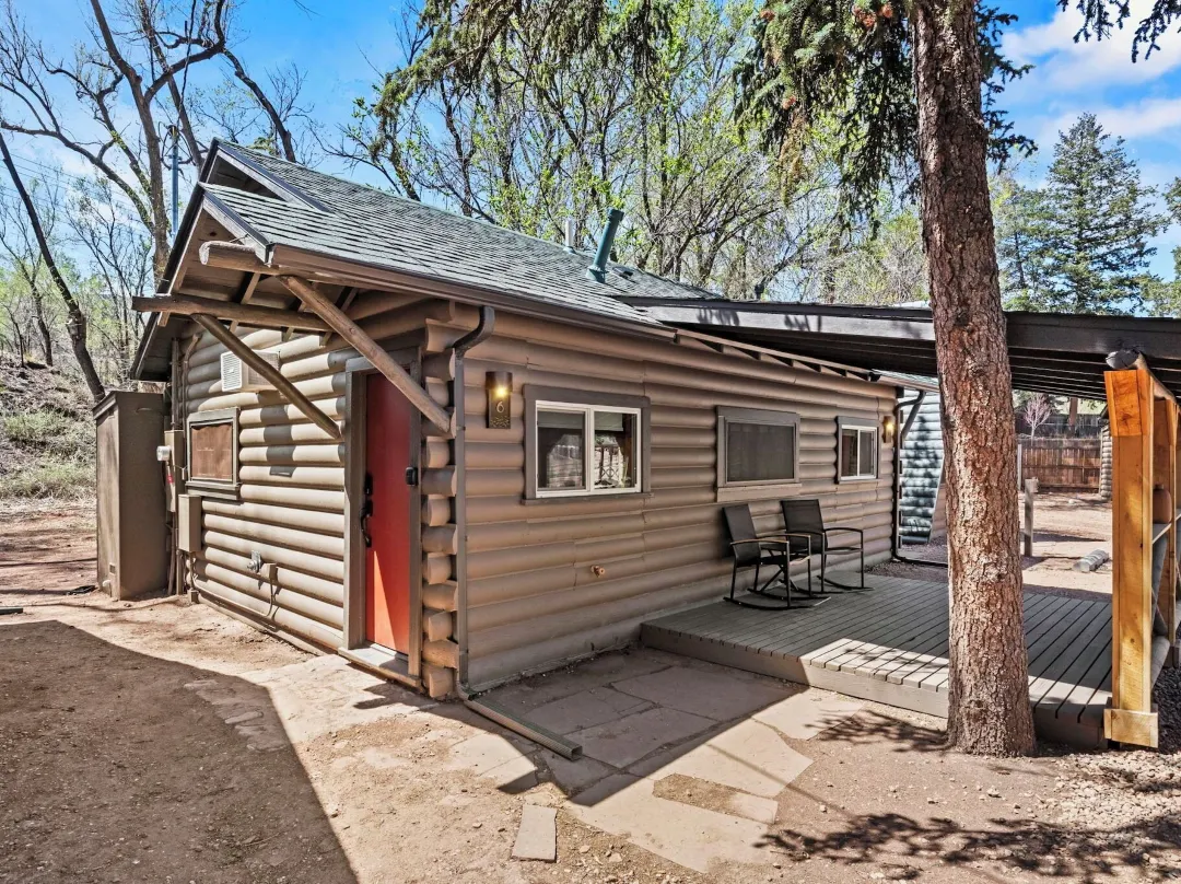 Timber Lodge Cabin 6 - Colorado Springs, CO