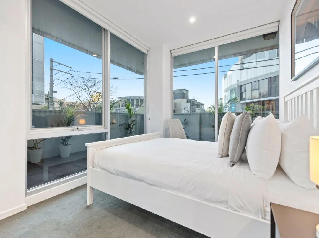 Sleek South Yarra 2-bed With Alfresco Dining - Richmond, Australia