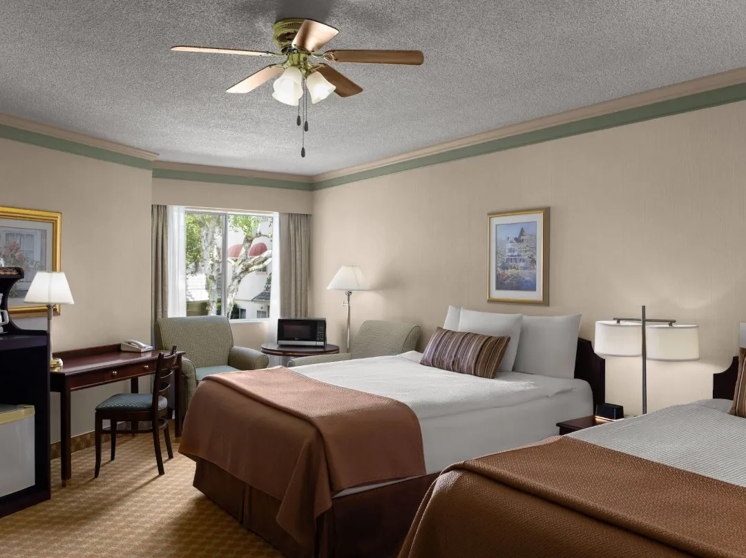 Royal Scot Hotel & Suites - Victoria