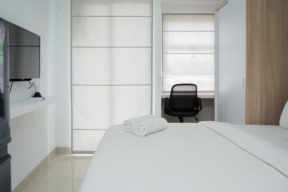 Comfort Living Studio Room At Serpong Garden Apartment - South Tangerang