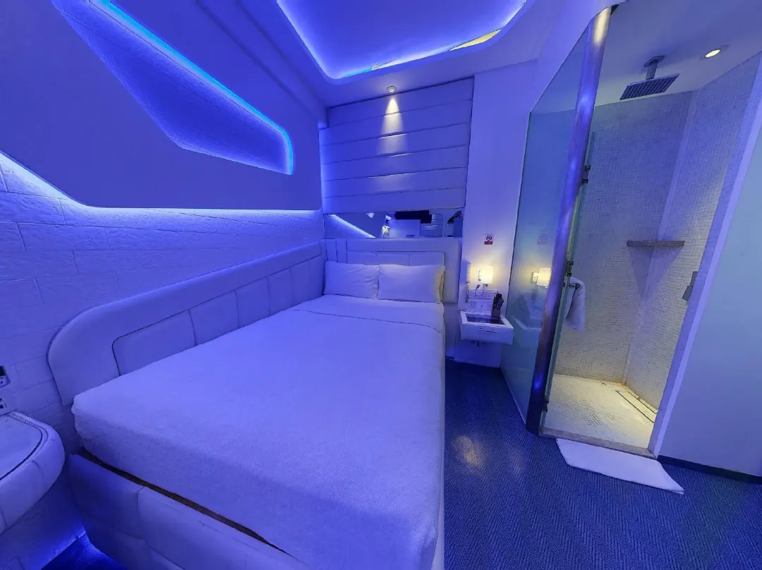 Iotel Luxury Kiosk Hotel - Mabalacat