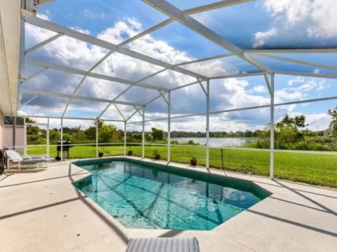 4 Bedroom Budget Home With Private Pool - Davenport, FL