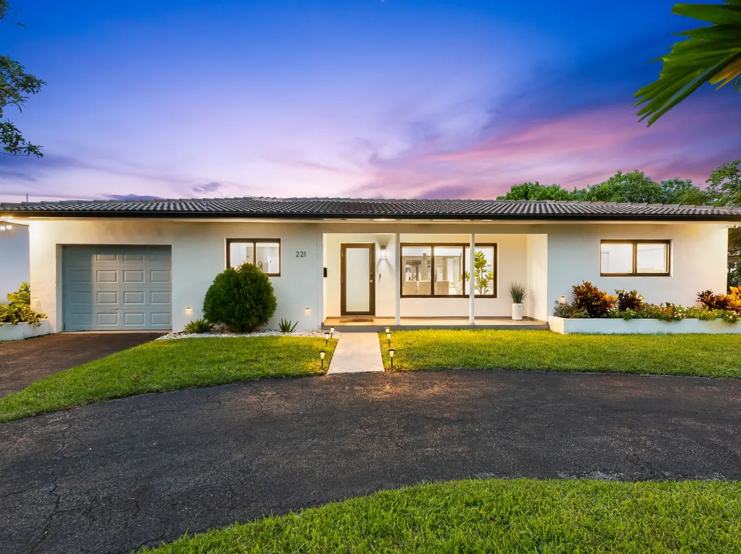 New Saltwater Jacuzzi~outstanding Location~near Beach+casino - Hallandale Beach, FL