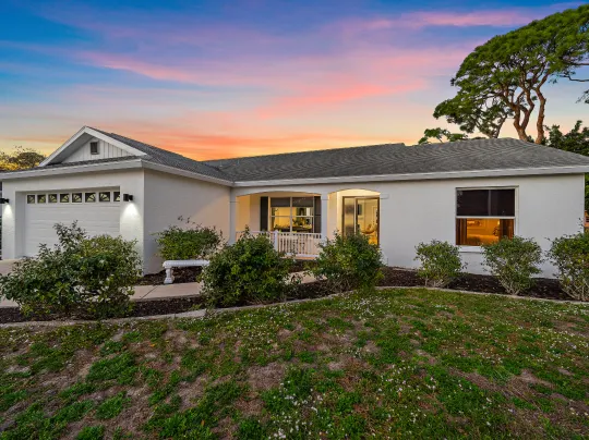 Covered Porch, Electric Bikes And Game Table - Gorgeous Haven - Sarasota, FL