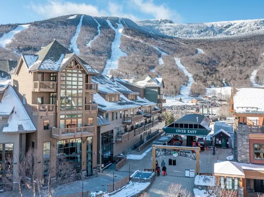 Mountain View Patio And Outdoor Hot Tub - Luxurious Slope-side Haven - Stowe, VT