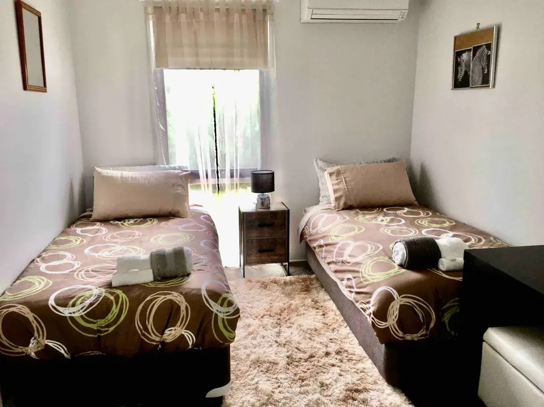 2 Bedroom Private Unit With Enclosed Back Yard - 拜恩斯代爾