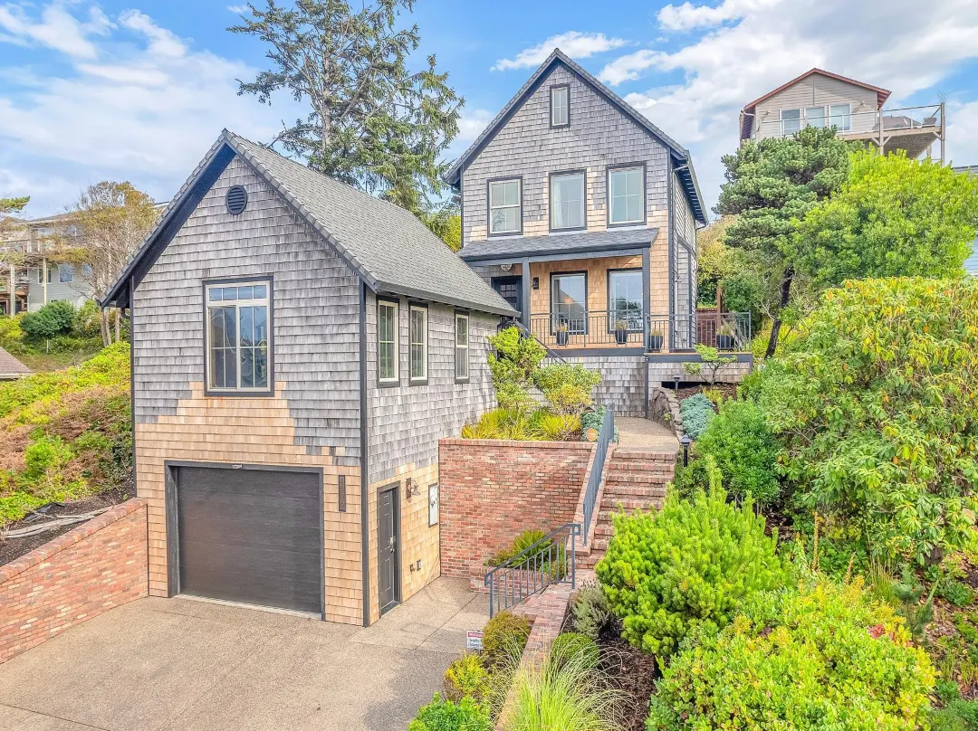 Ocean Views And Glow-in-the-dark Game Room - Charming Coastal Haven - Lincoln City, OR