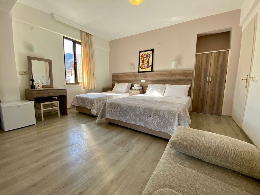Eda Hotel - İçmeler