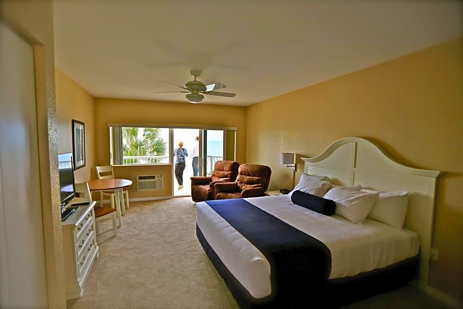 Shoreline Island Resort - Exclusively Adult - St. Pete Beach, FL