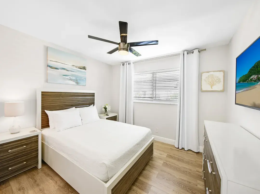 Shared Swimming Pool And Charming Ambiance With Great Amenities - Cozy Oasis - Pompano Beach, FL