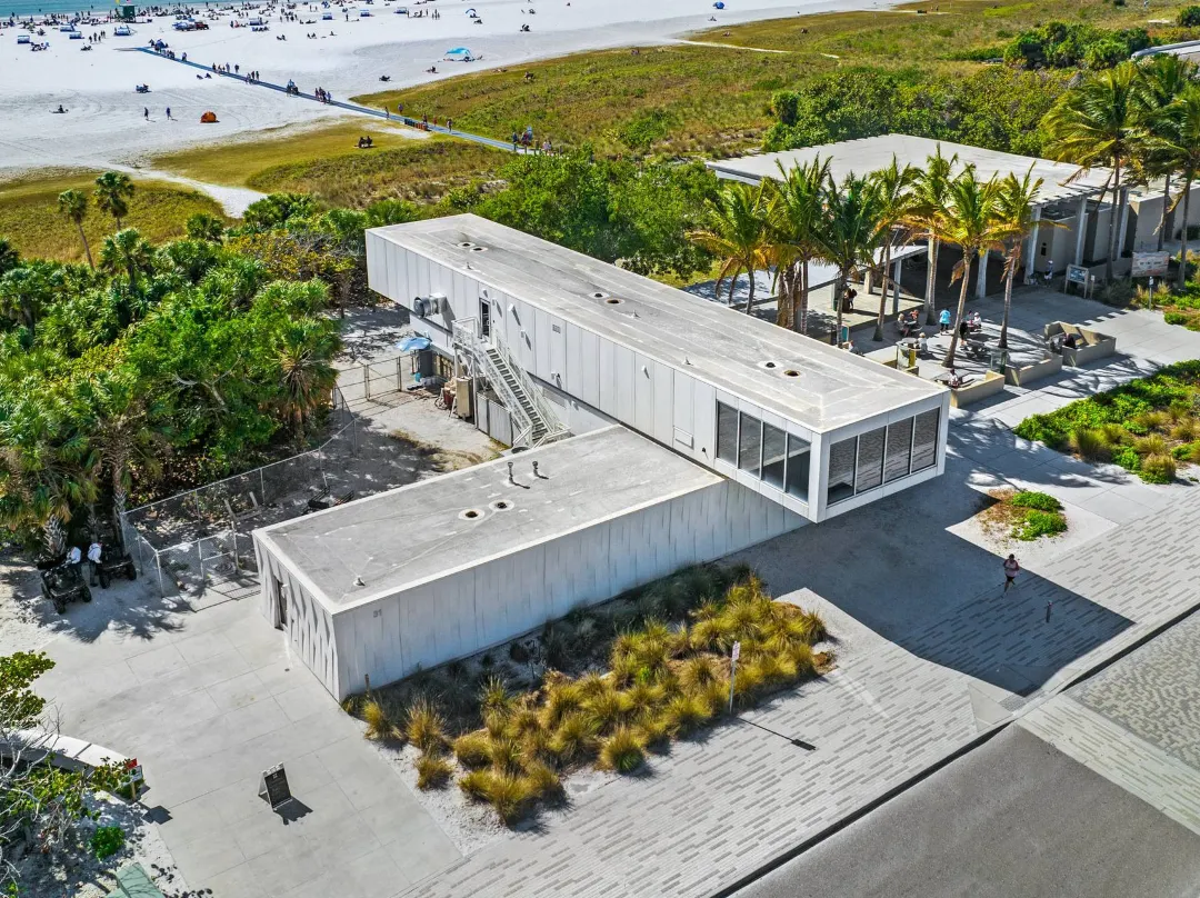 Siesta Bayside Pretty Fountain View - Siesta Key, FL