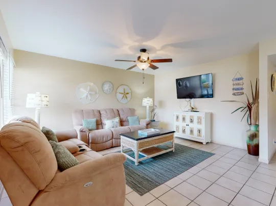 Surf110 Walking Distance To Beach, Heated Pool - North Padre Island, TX