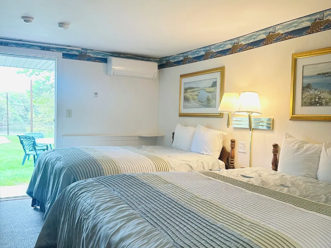 Green Harbor Waterfront Lodging - Martha's Vineyard, MA