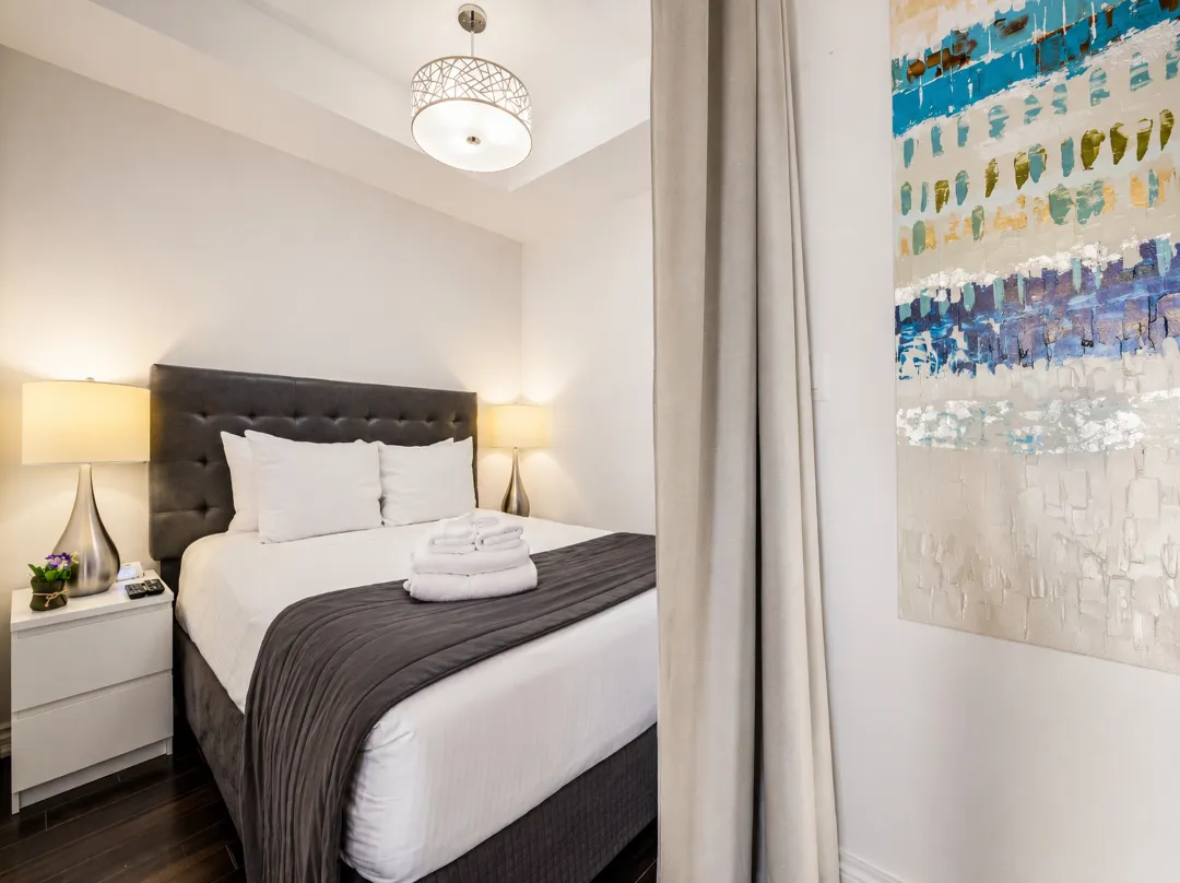 Suite De 2 Chambres Avec Vue Magnifique Sur La Ville, Centre-ville De Toronto, Près Du Centre Eaton, - Toronto